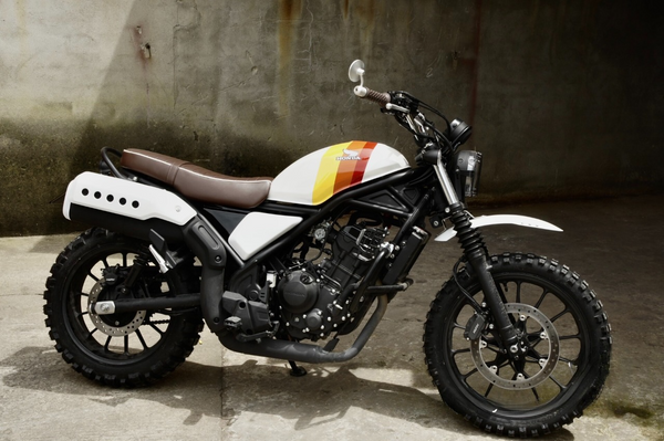 Personalization of the Honda CL500: inspirations and scrambled modific ...